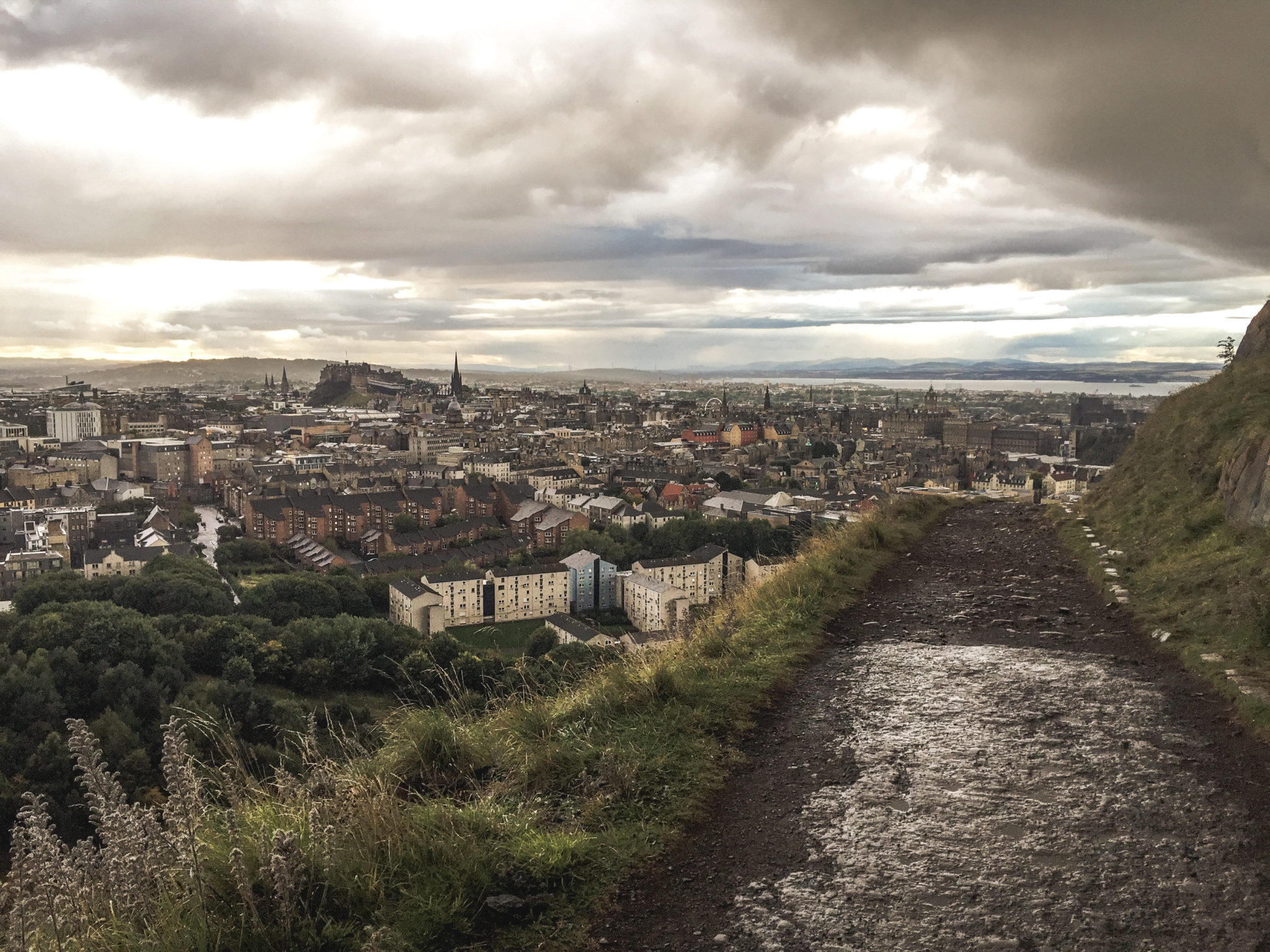 The complete guide to Edinburgh - Wanderlust Ale