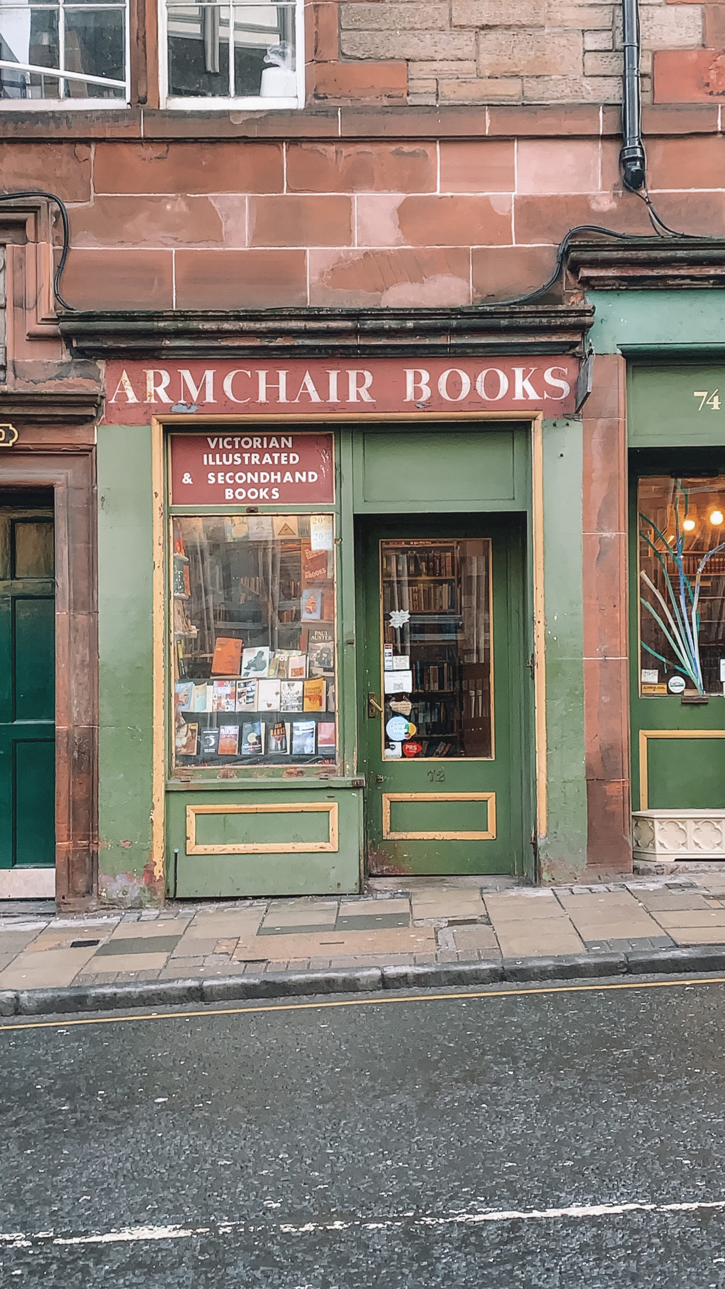 Visit through Edinburgh's bookshops - Wanderlust Ale