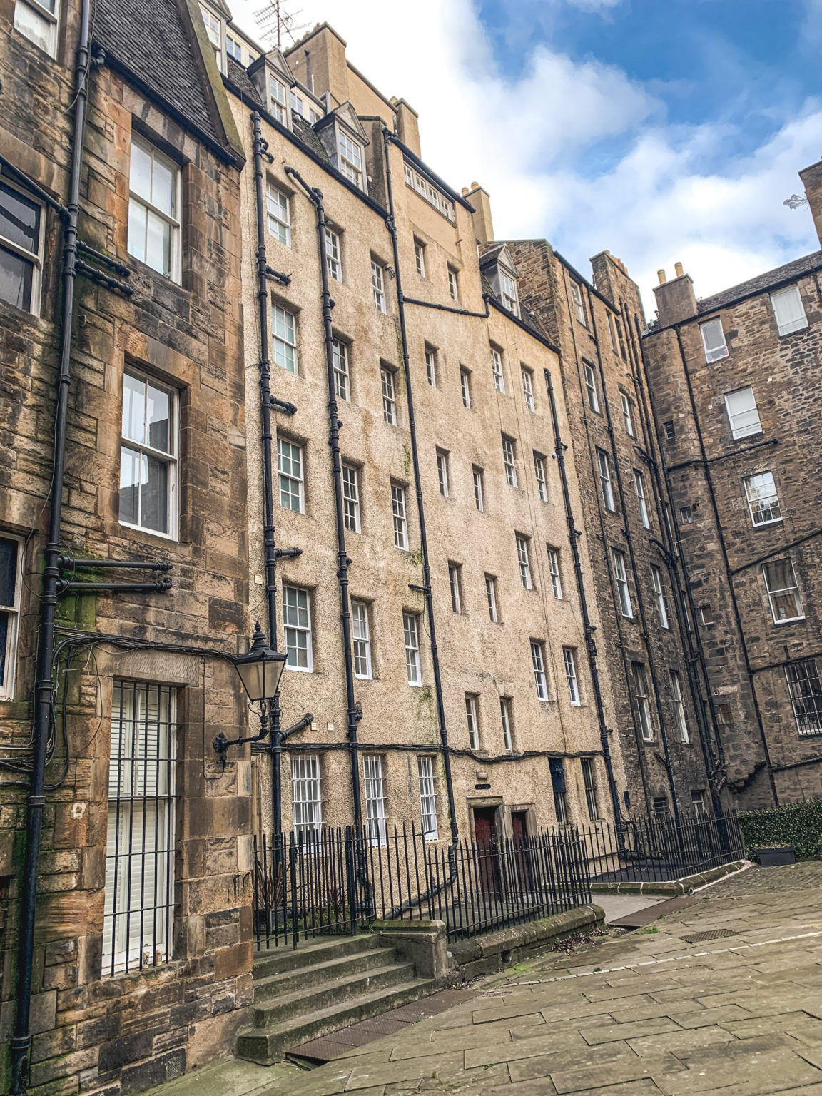 The complete guide to Edinburgh - Wanderlust Ale