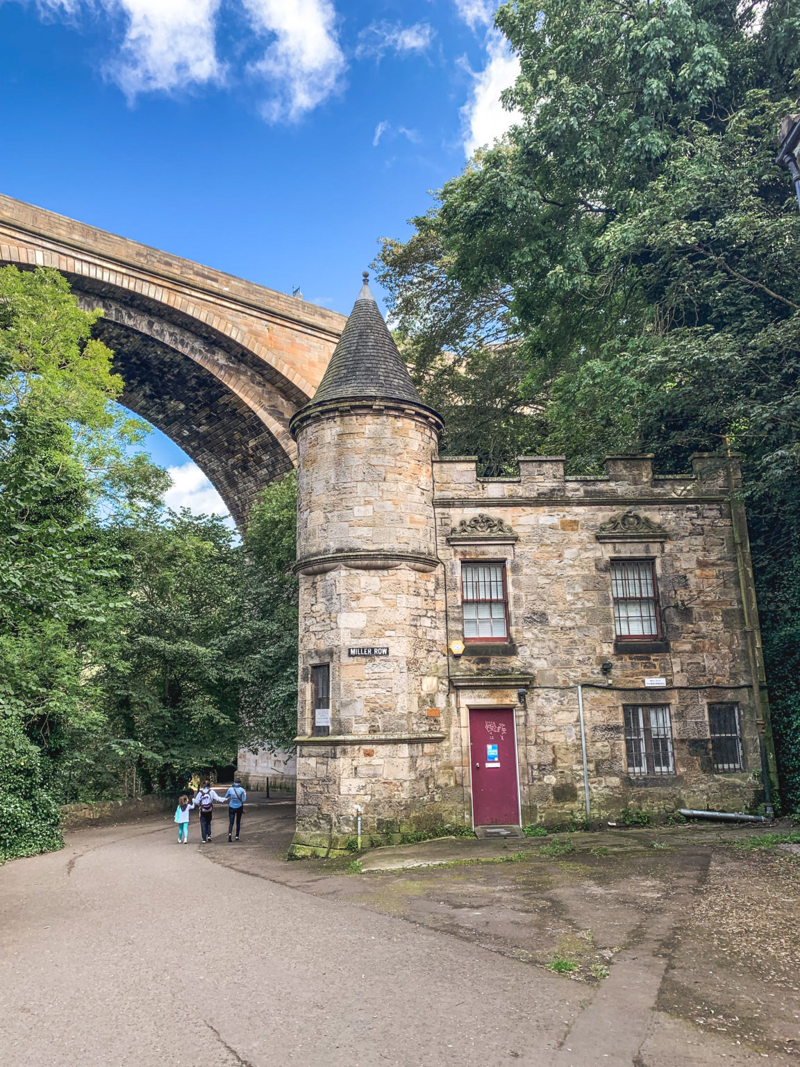 The complete guide to Edinburgh - Wanderlust Ale