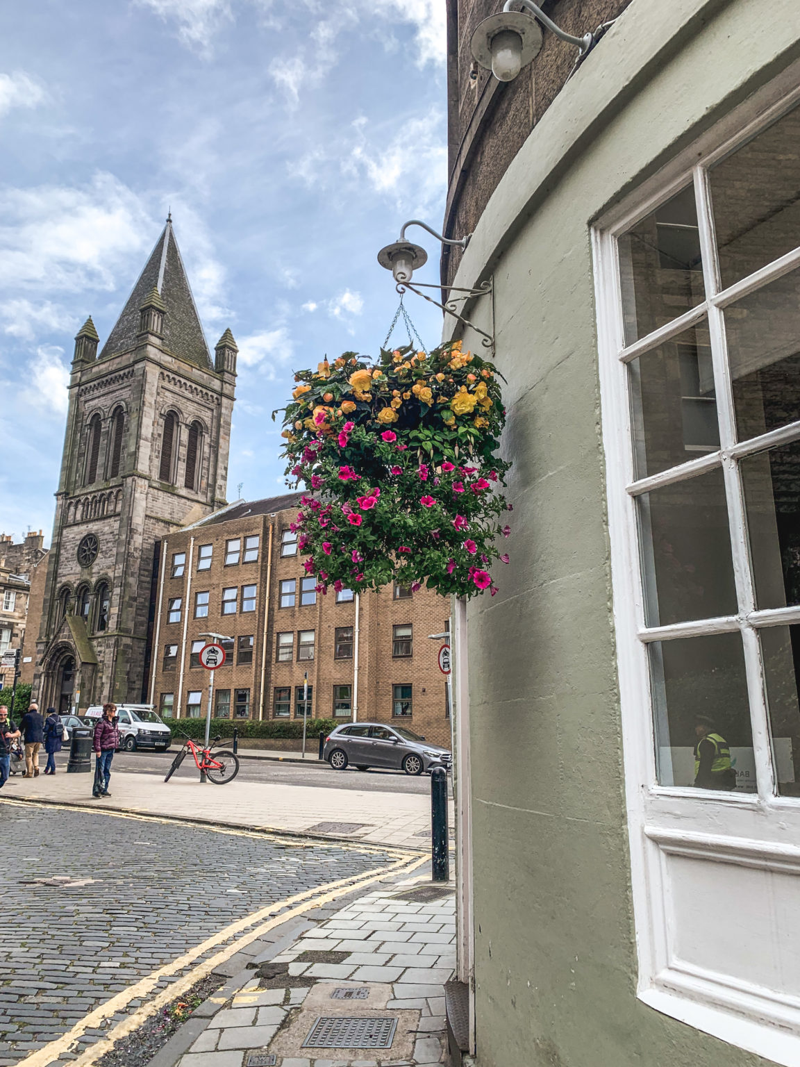 The complete guide to Edinburgh - Wanderlust Ale